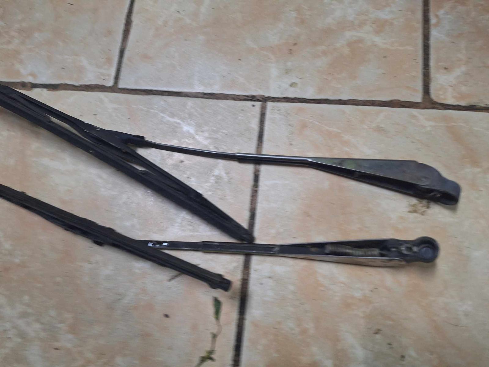 fiat 126 peglica nosaci metlica brisaca