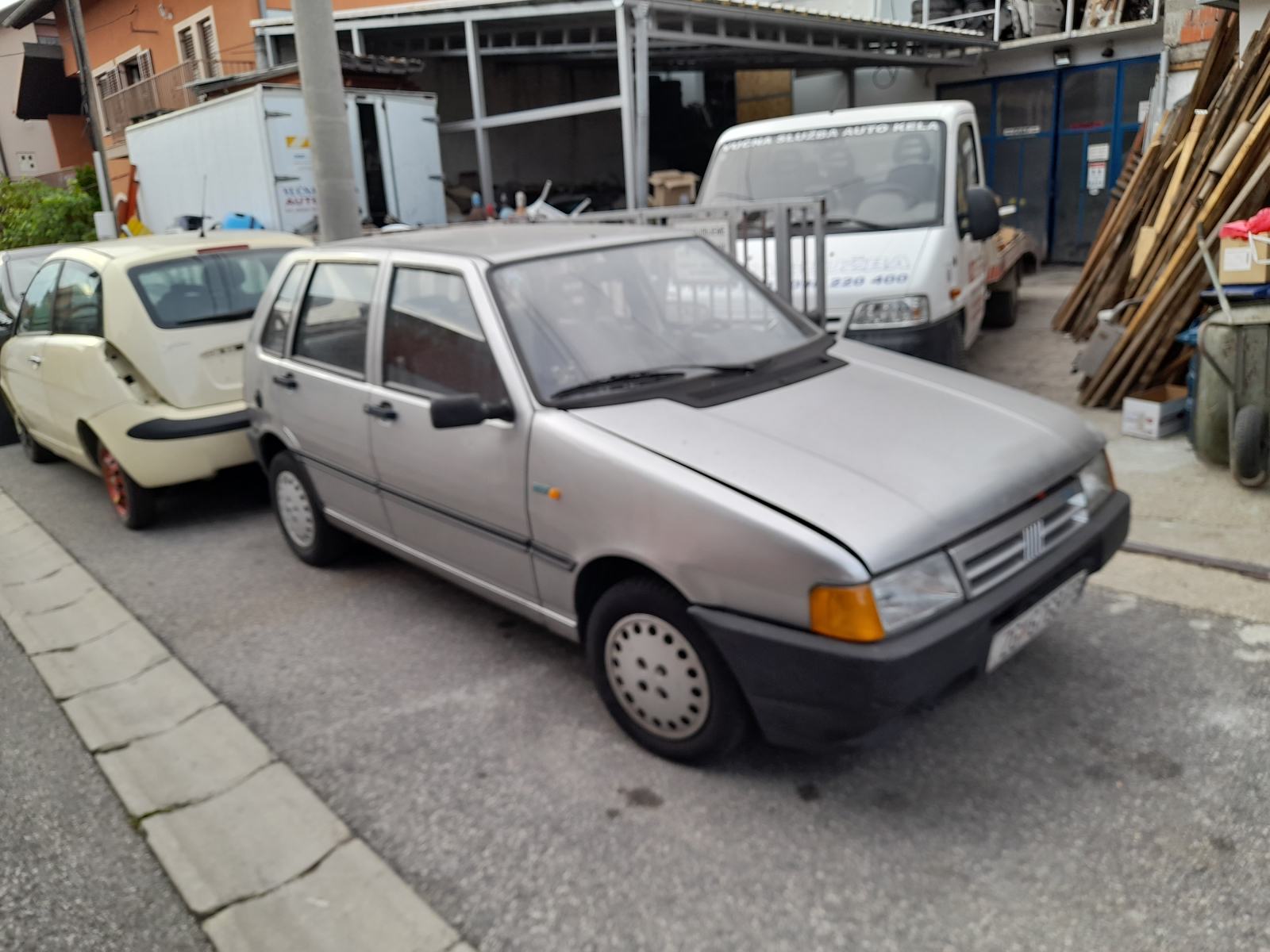 Fiat uno 2000 godina u dijelovima prodajem