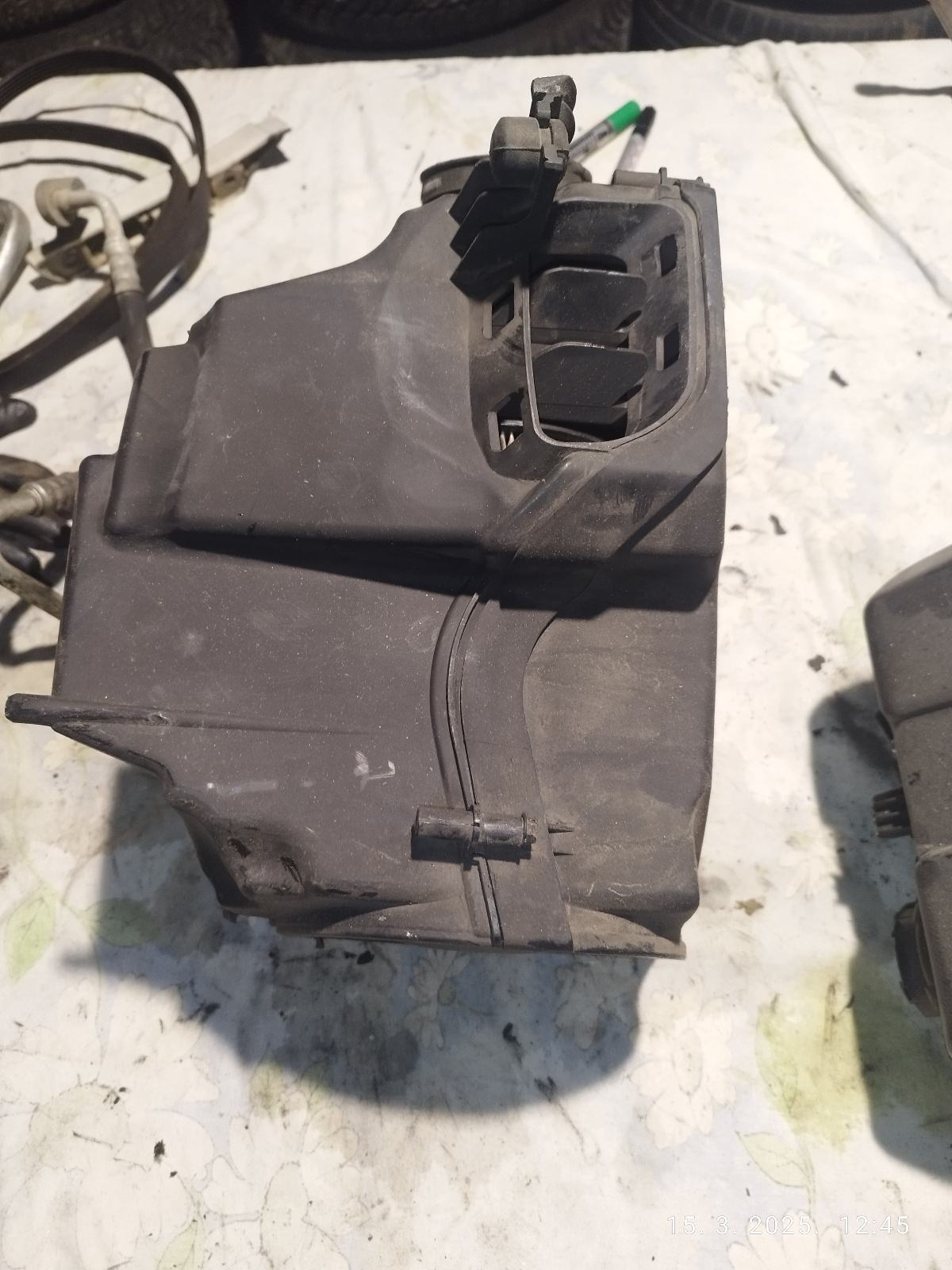 Ford Fokus 1.6 16 v 2010 kutija filtera zraka