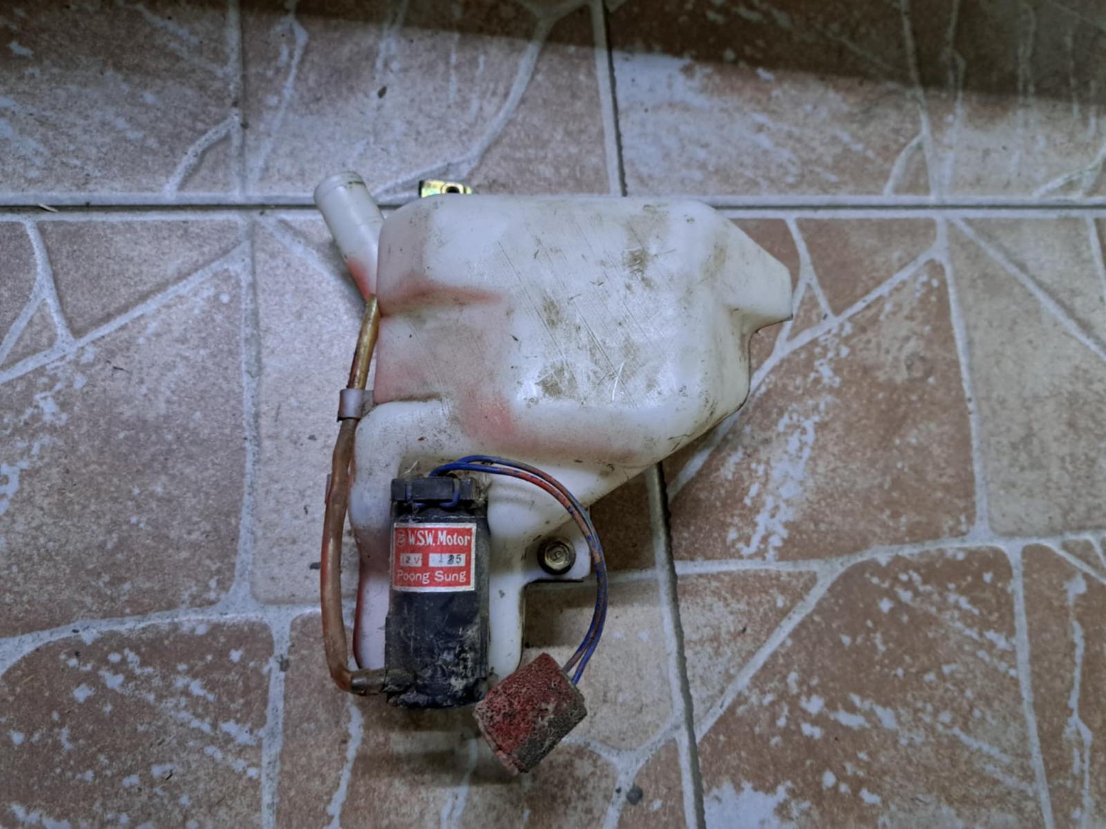 kia pride 2000g. posuda i motoric tekcine za stakla