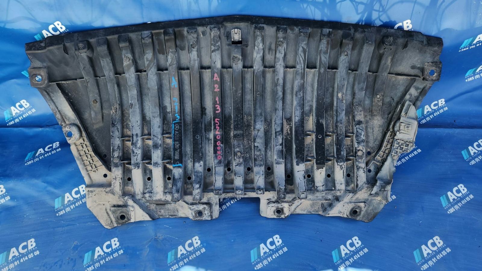 Mercedes E W213 - PVC zaštita A2135200000