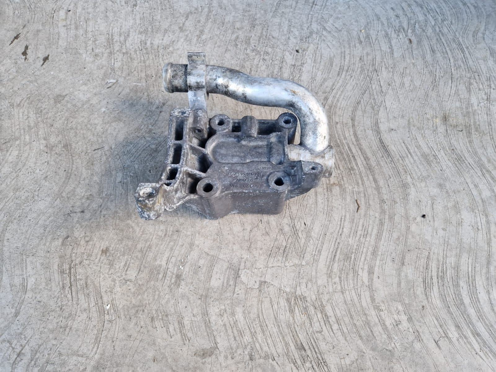 Nosac kompresora klime Audi A6 4G A7 Q7 Q5 3.0 TDI 059145169AN