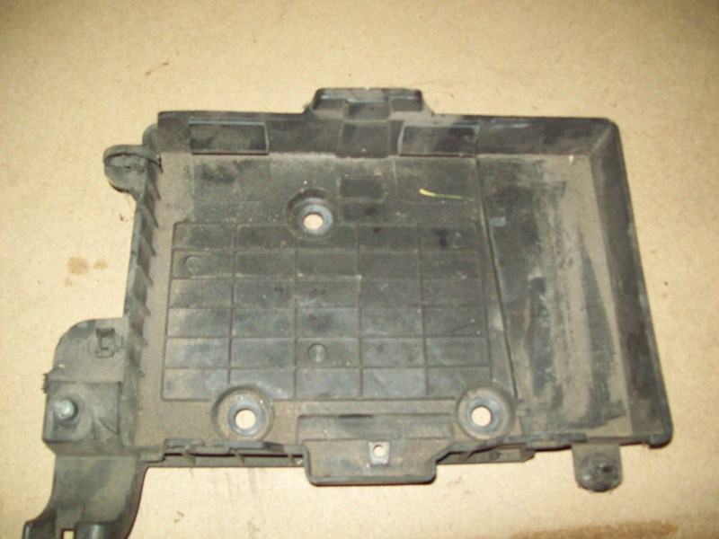 renault megane 1.6 16v 2004 nosač akumulatora 8200166032