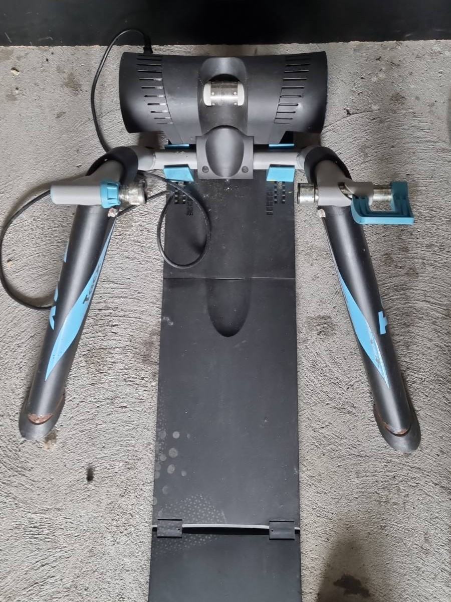 Trenažer Tacx I-Genius Multiplayer Smart