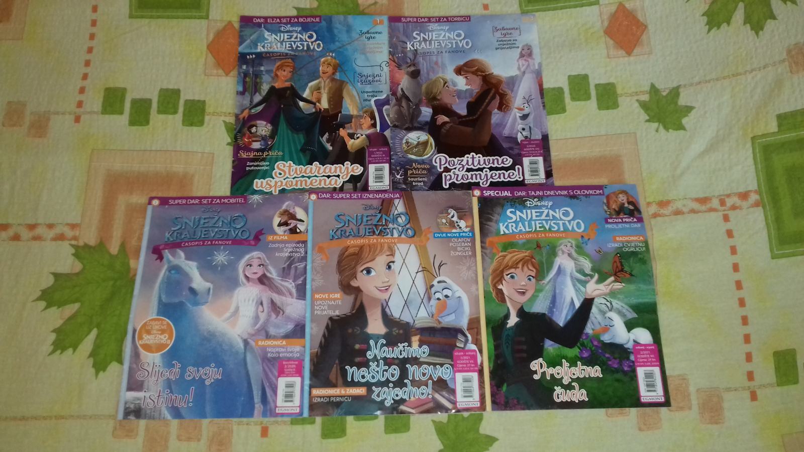 Frozen/Snježno kraljevstvo časopisi - 10 komada (samo komplet)