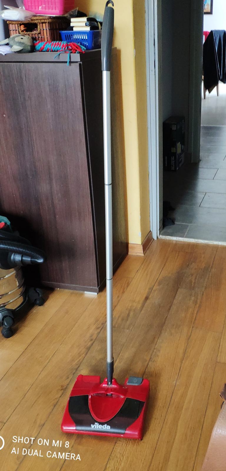 Bežična električna metla VILEDA – AKU metla