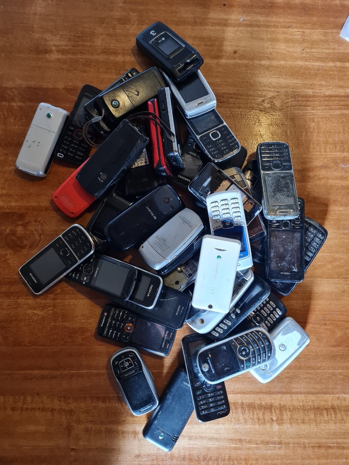 120+ starih mobitela