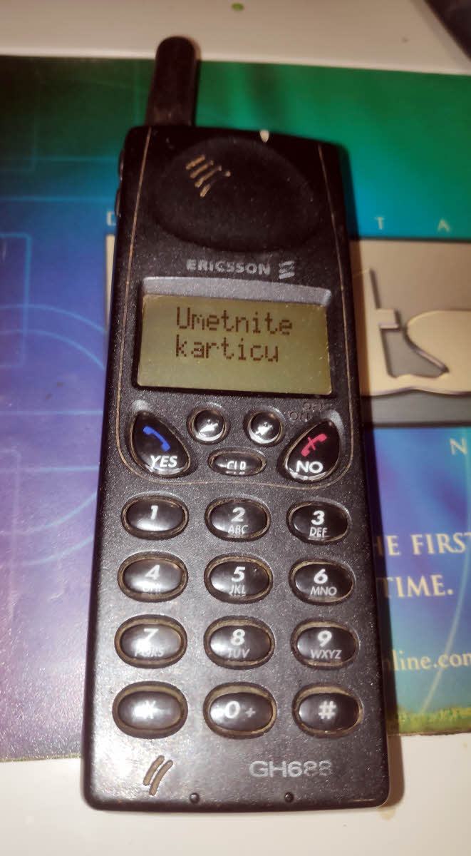 Ericsson GH688 retro mobitel ispravan