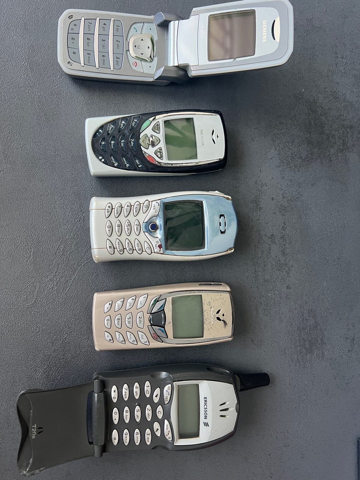 Nokia i Ericsson Razni telefoni po 20€