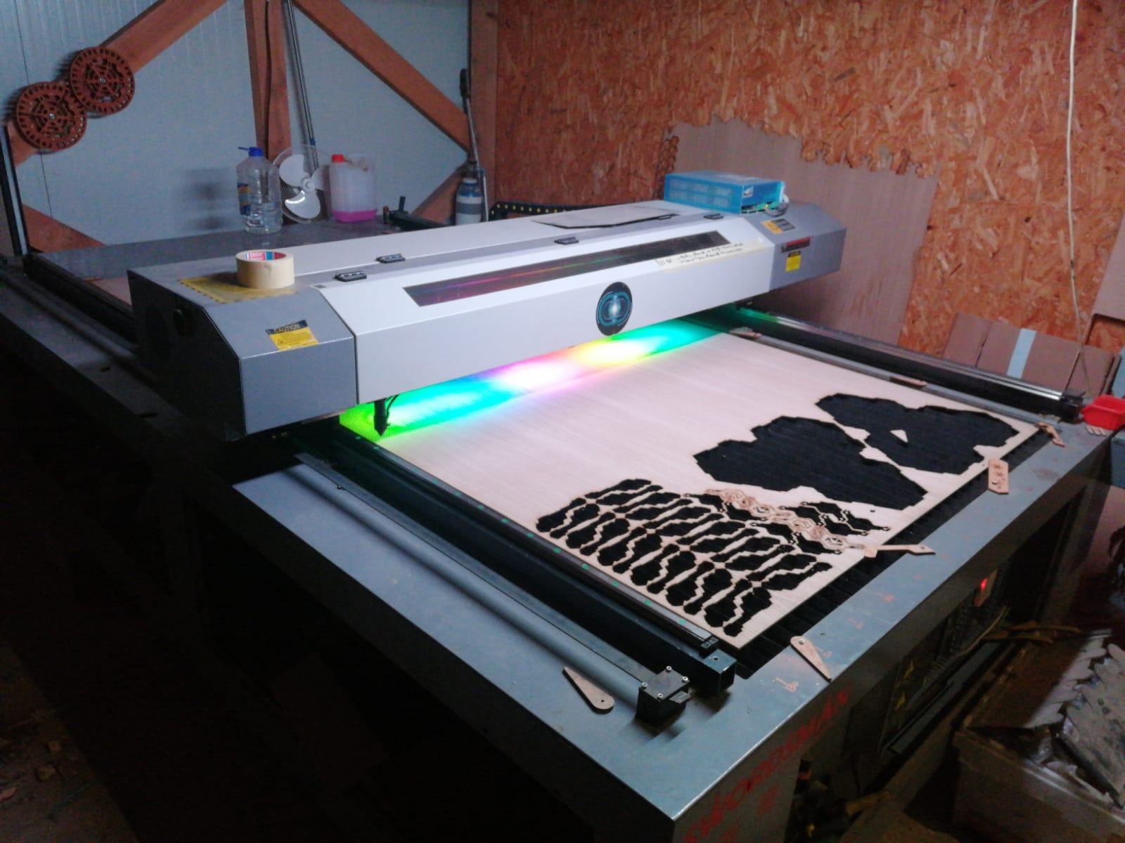 Laserski CNC rezač