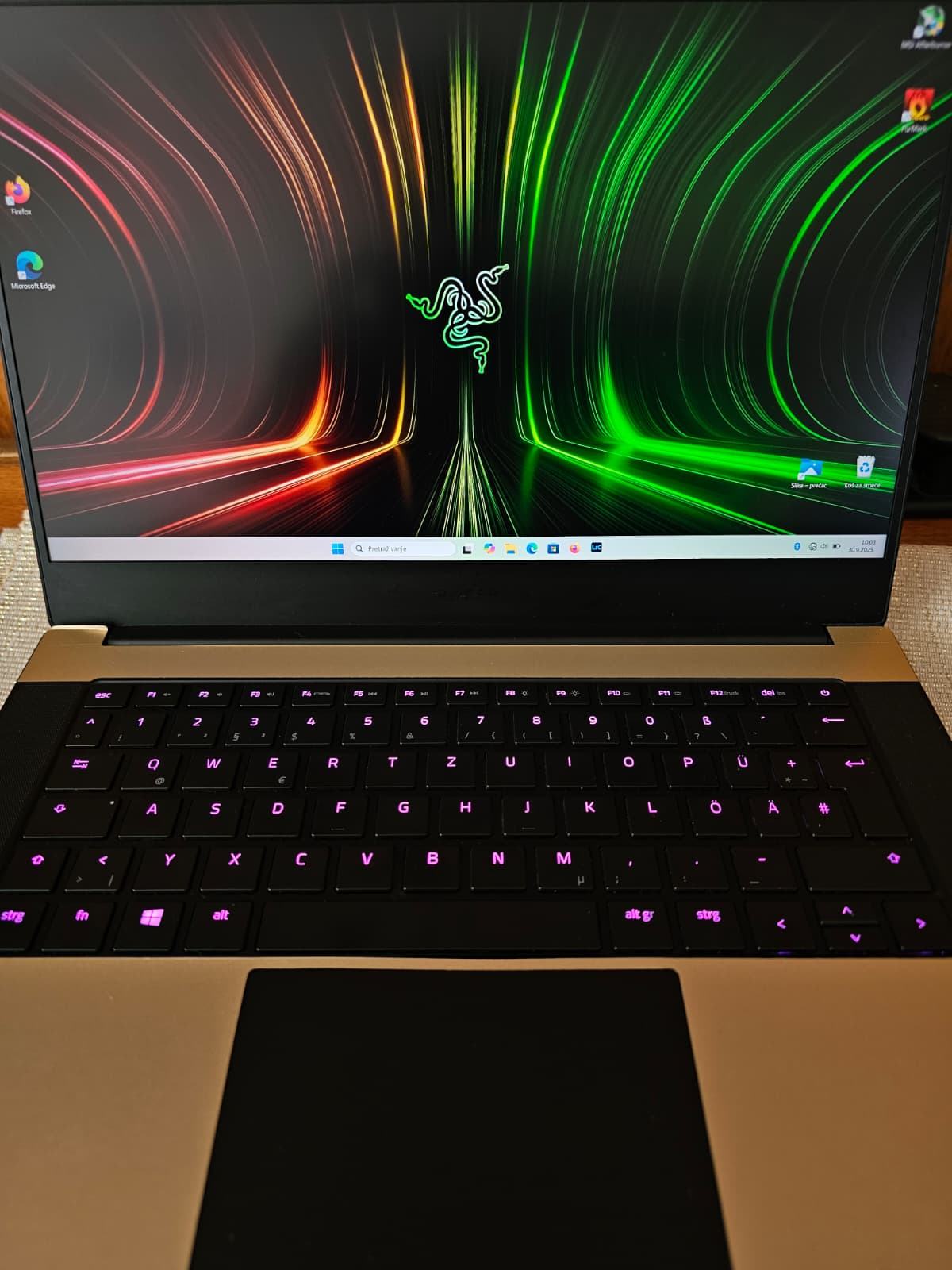 High-END laptop RAZER RTX 3080/ryzen 9/165hz 2k kao novi