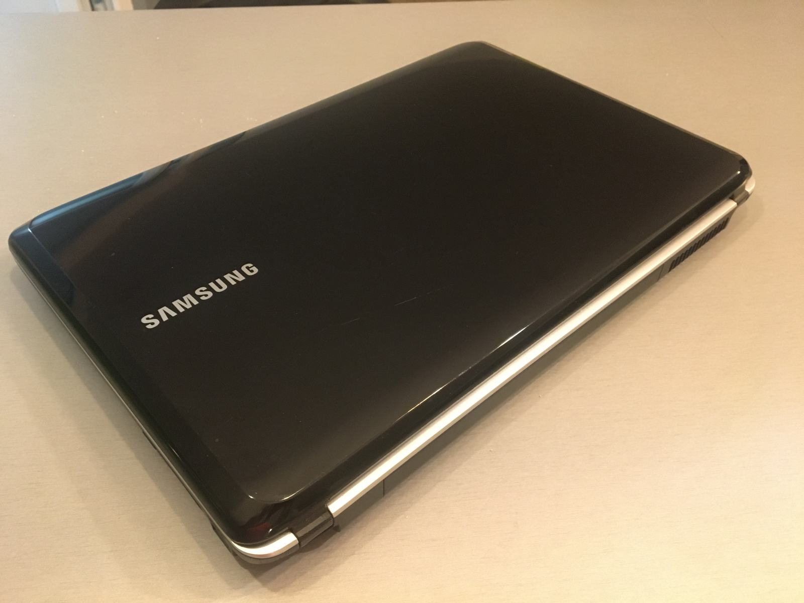 Laptop SAMSUNG RV508 SNIŽENO!!!