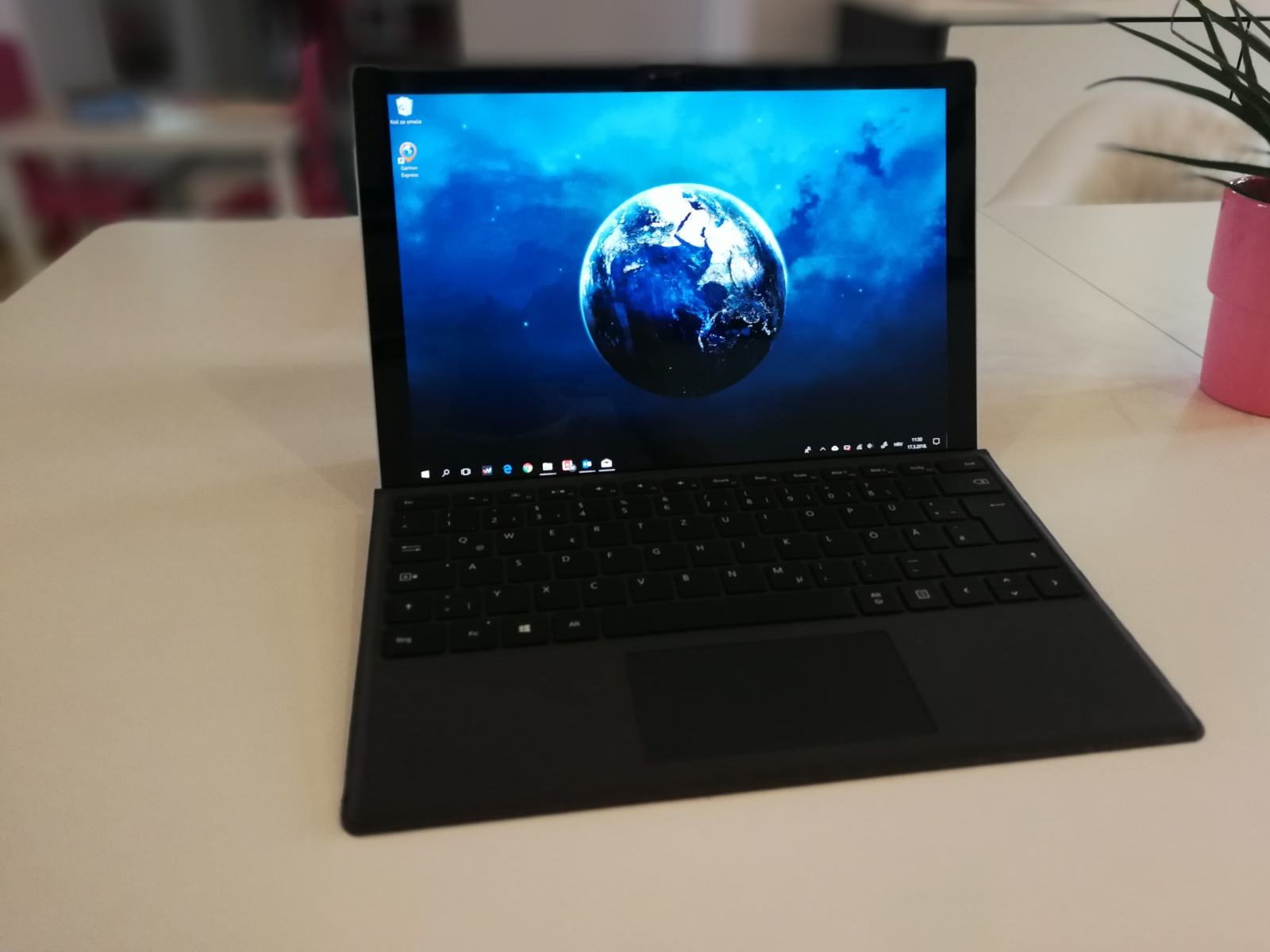 Microsoft Surface Pro 4 - i7 - 16GB - 256 SSD 5.499kn