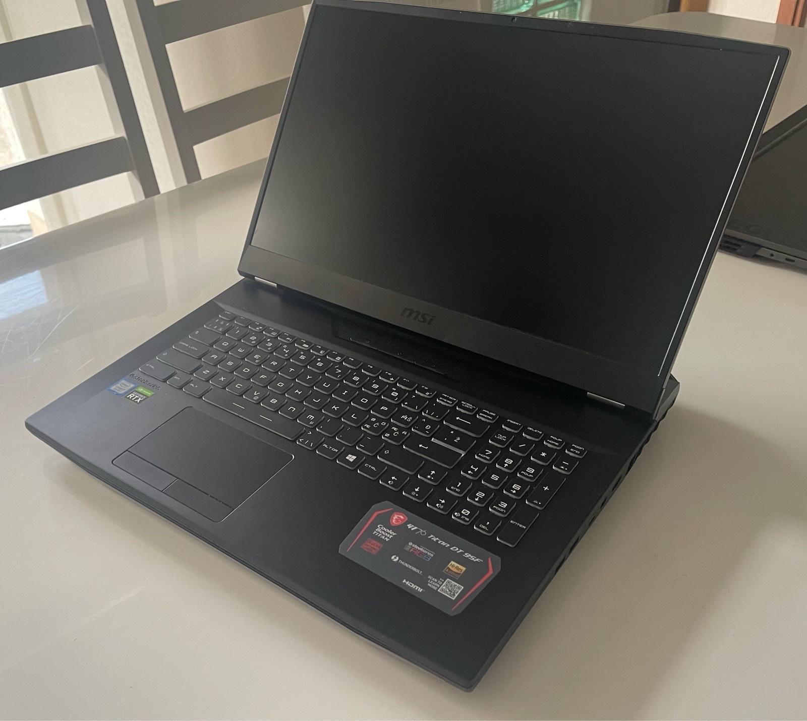 MSI Titan GT76 - Core i7 9700K / 64GB RAM / 1TB SSD / RTX 2070 8GB
