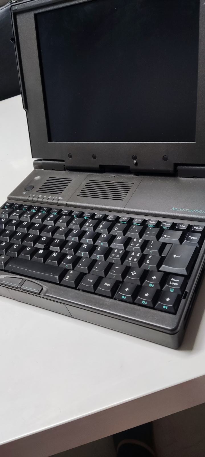 retro laptop AST