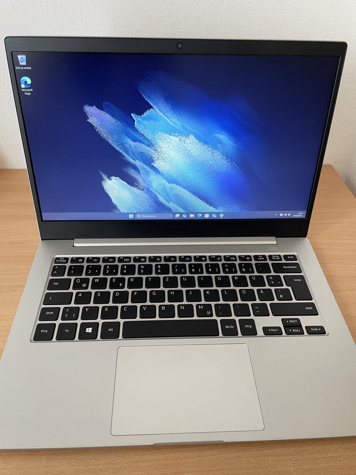 Samsung laptop – Snapdragon 7c Gen 2, 4GB RAM, 128GB SSD, Windows 11 H