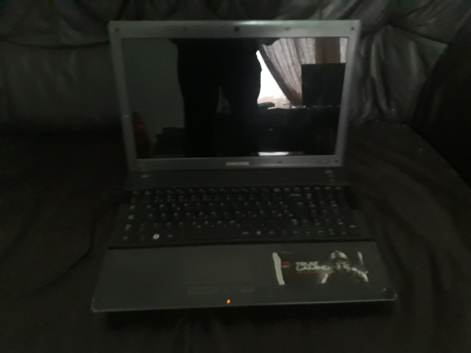 Samsung RV513 laptop, AMD e-450 APU, 15.6 led