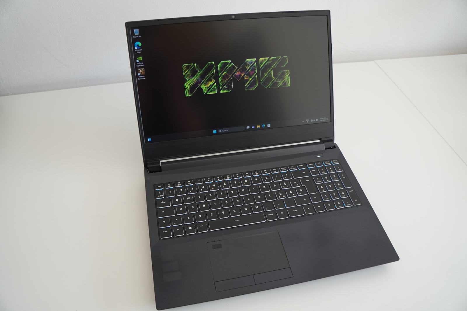 XMG Apex 15 / Ryzen 7 3700X / RTX 2070