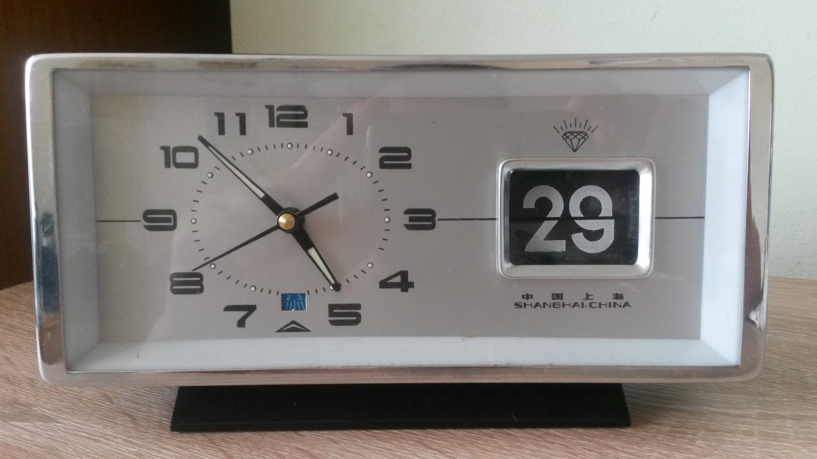 DIAMOND alarm clock