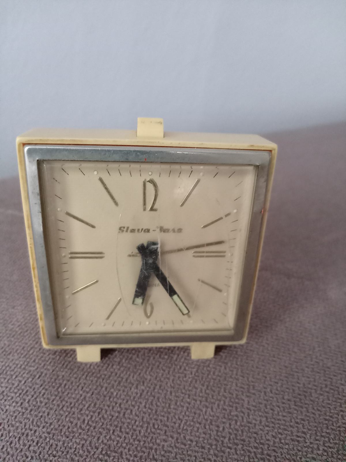 STOLNI SAT (manji) SLAVA-INSA budilnik