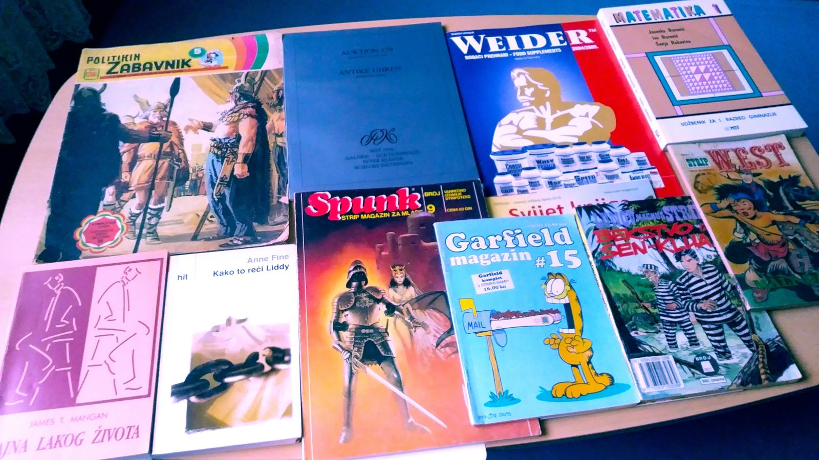 Lot stripova i knjiga