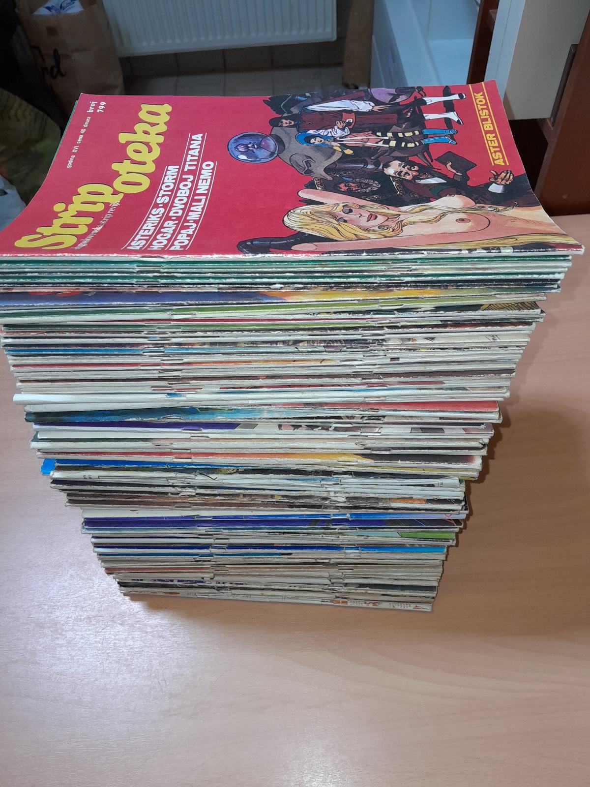 STRIPOTEKA LOT OD 100 STRIPOVA (700-799-)