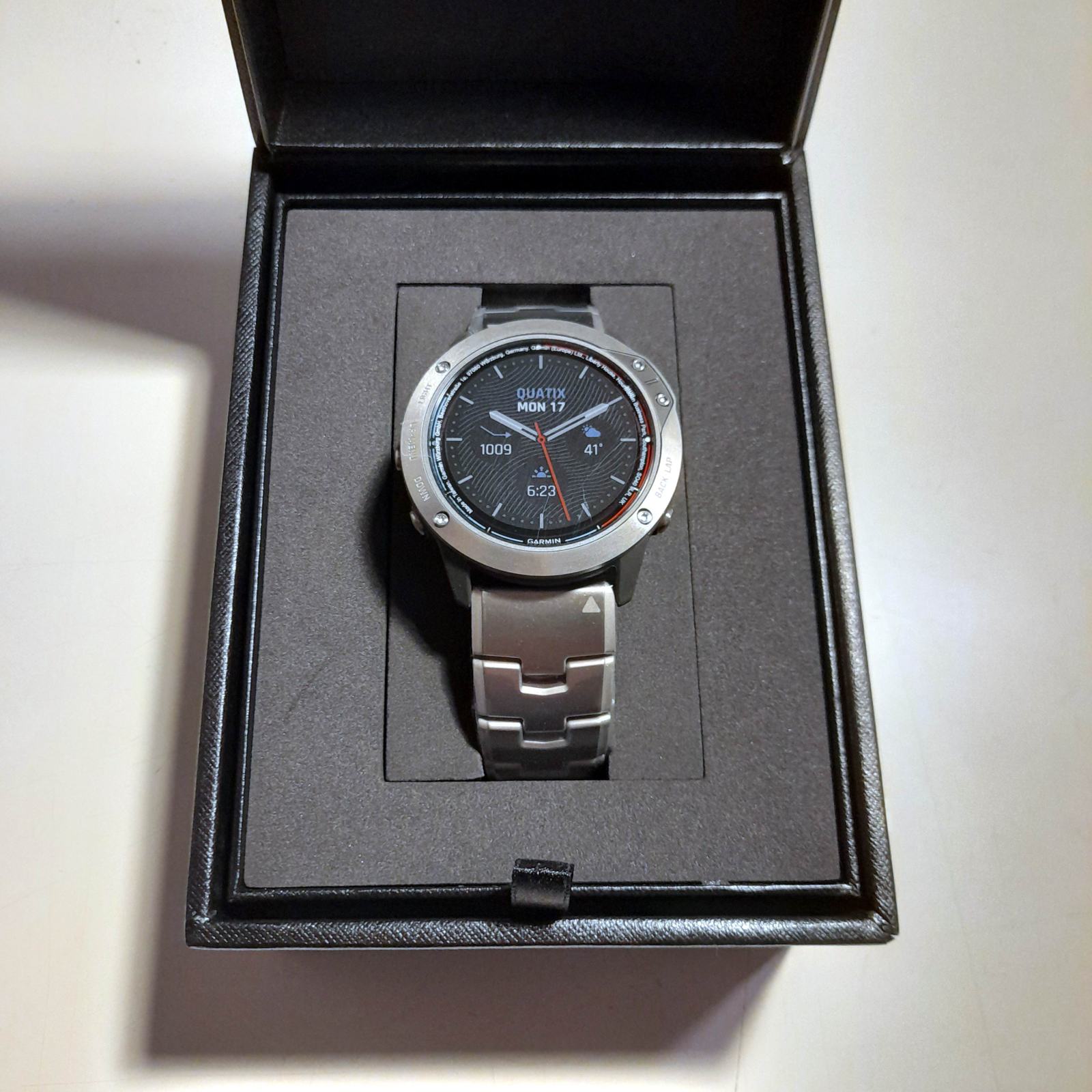 Akcija ╱ GARMIN — pametni nautički solarni sat