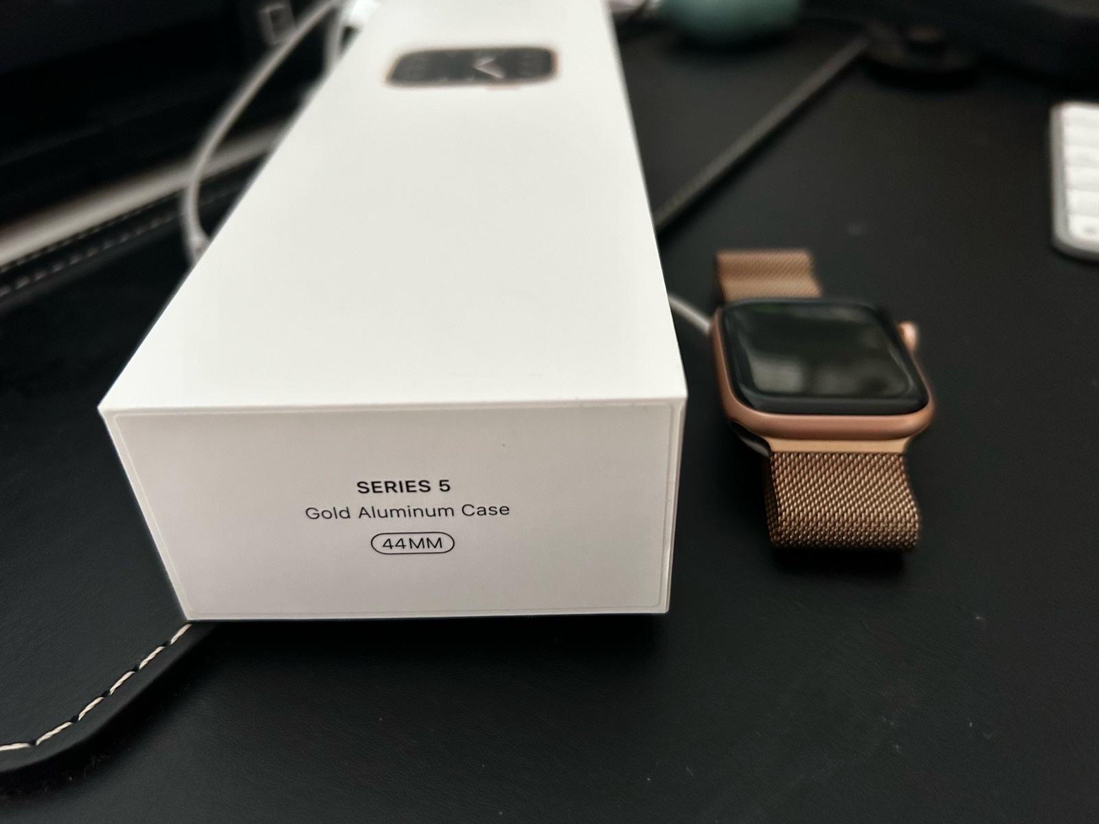 HITNO Apple Watch series 5 Gold Aluminium 44mm