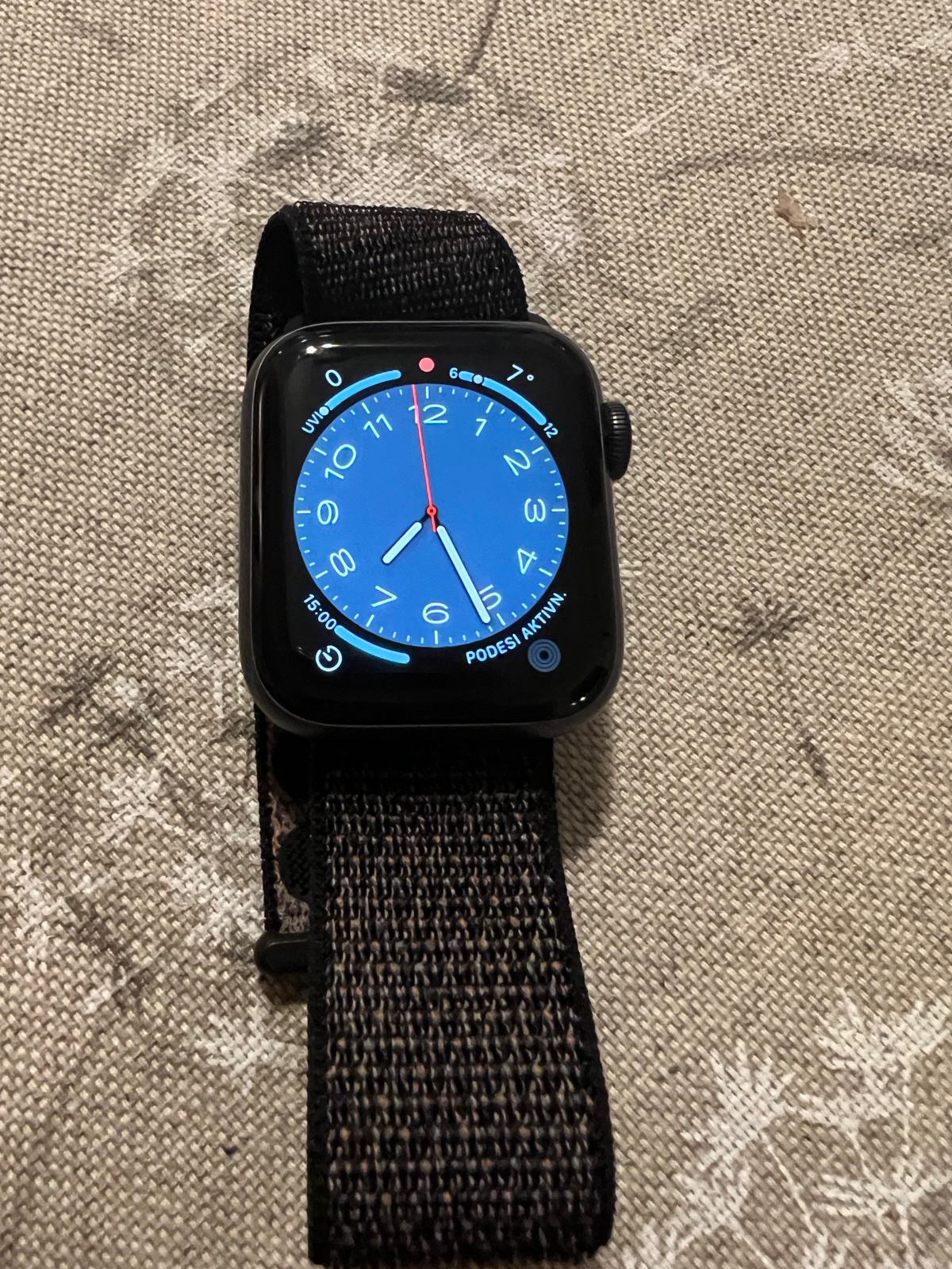 Apple watch Serie 4 40 mm pametni sat, smartwatch