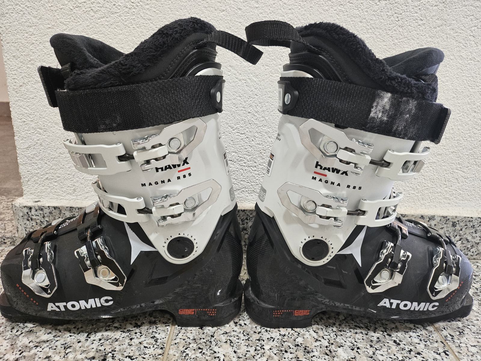 Pancerice Atomic zenske 38 hawx magna r 85