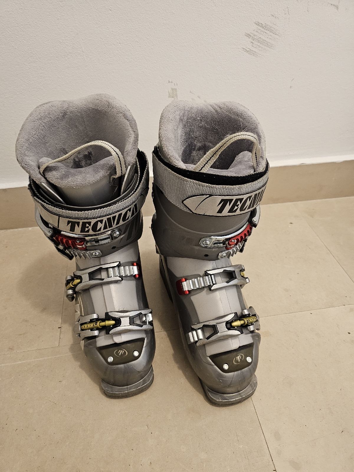 Pancerice broj 37 kao nove.