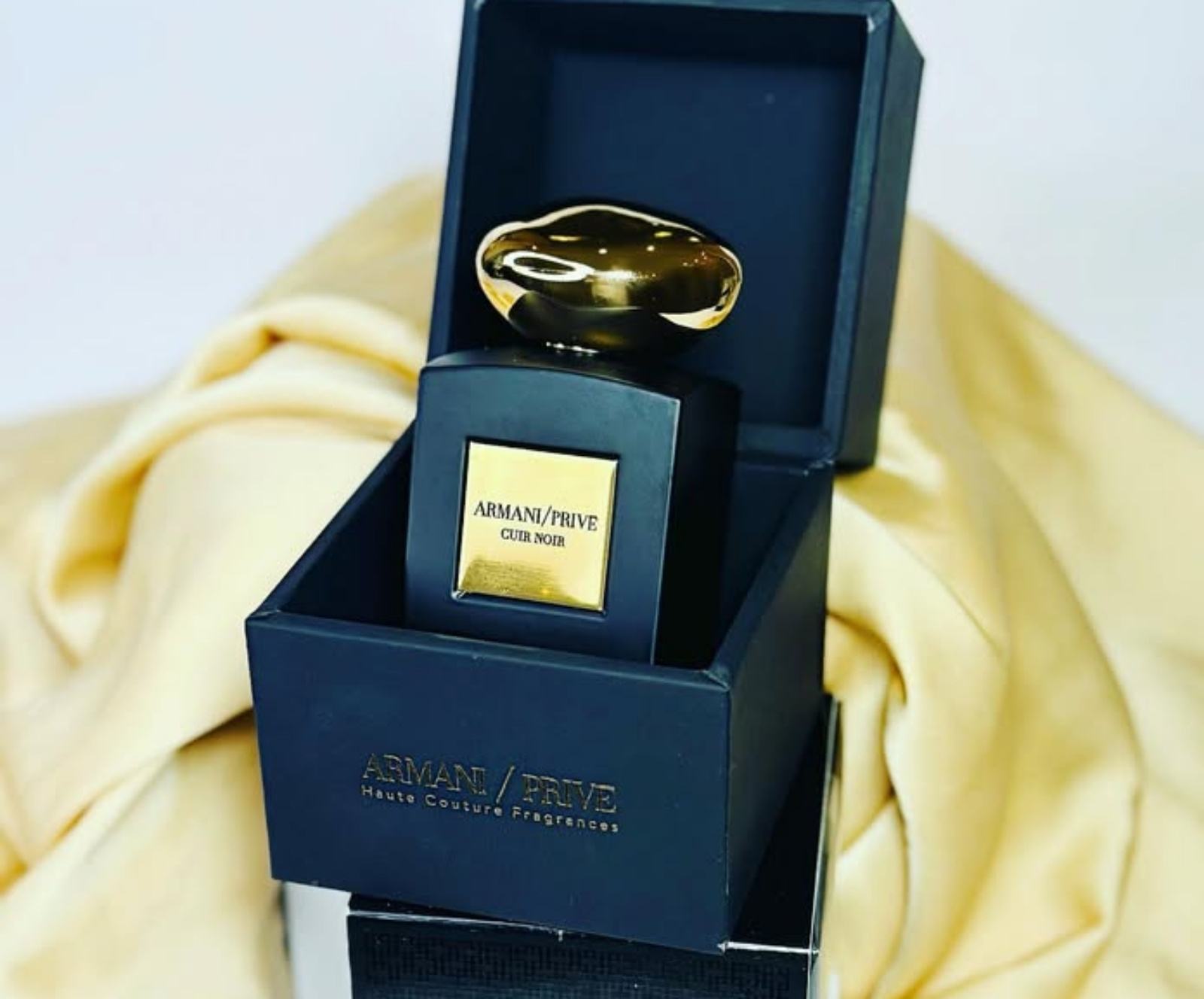 Giorgio Armani Prive Cuir Noir Eau de Parfum 100ml