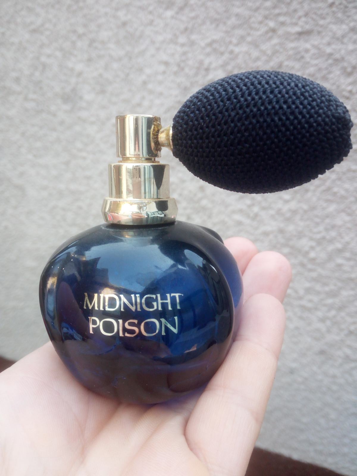 Parfemska boca Dior Midnight Poison