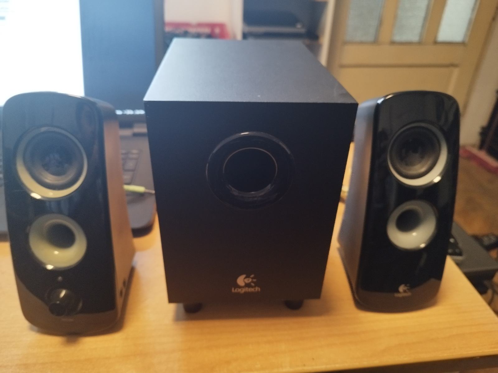 Logitech 2.1 zvučnici Z323