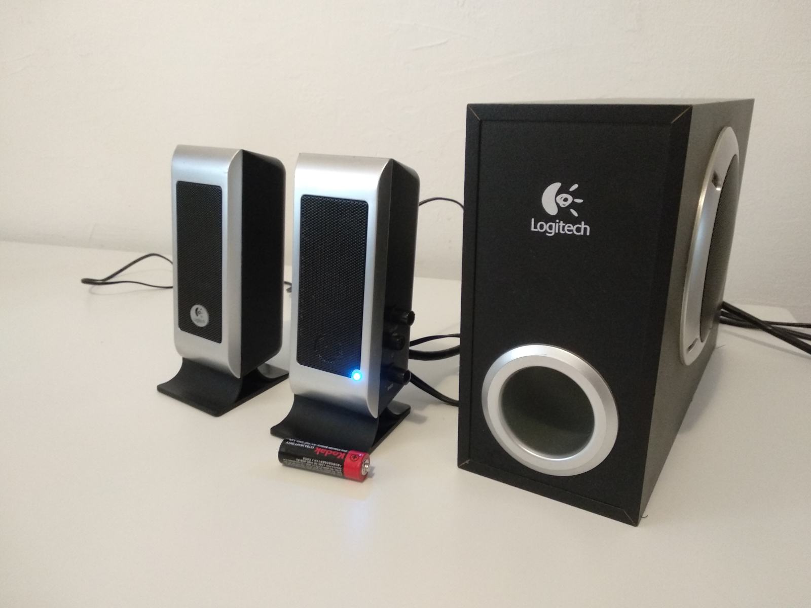 Logitech S200 Speaker System