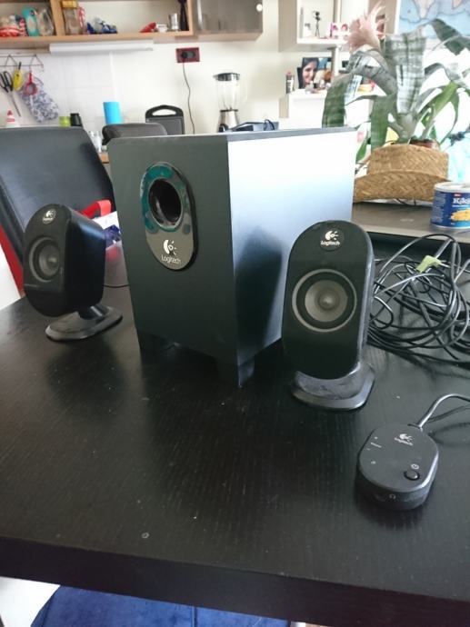 Logitech x210 zvucnici