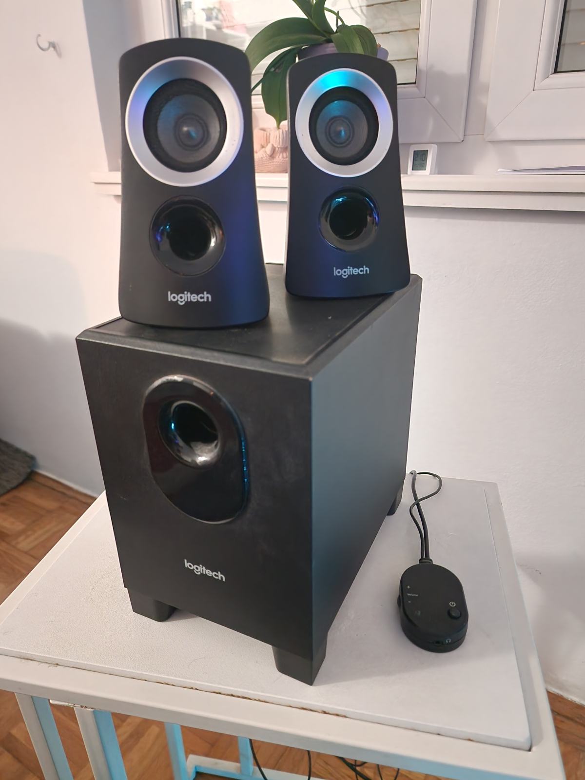 Logitech Z313 zvučnici