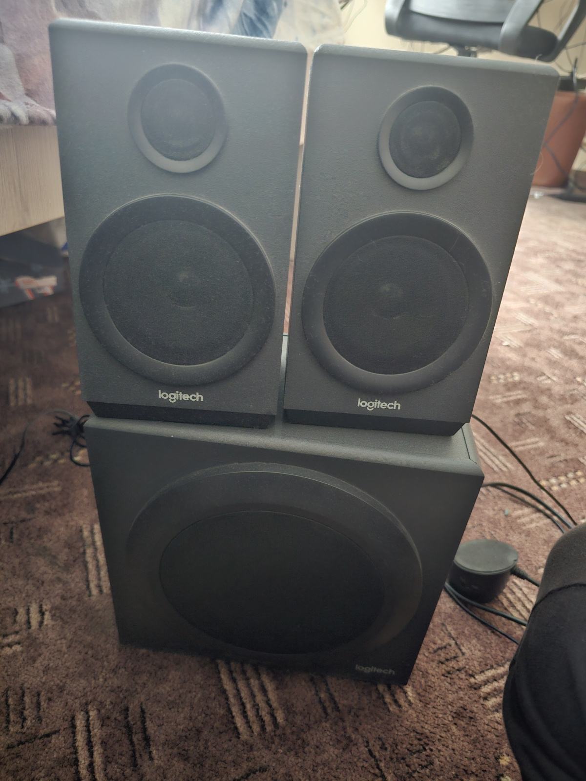 Logitech Z333 zvučnici