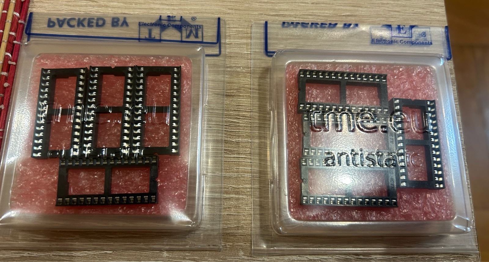 8 komada Postolja za ATARI TOS 1.04 ENG - 6 čipova