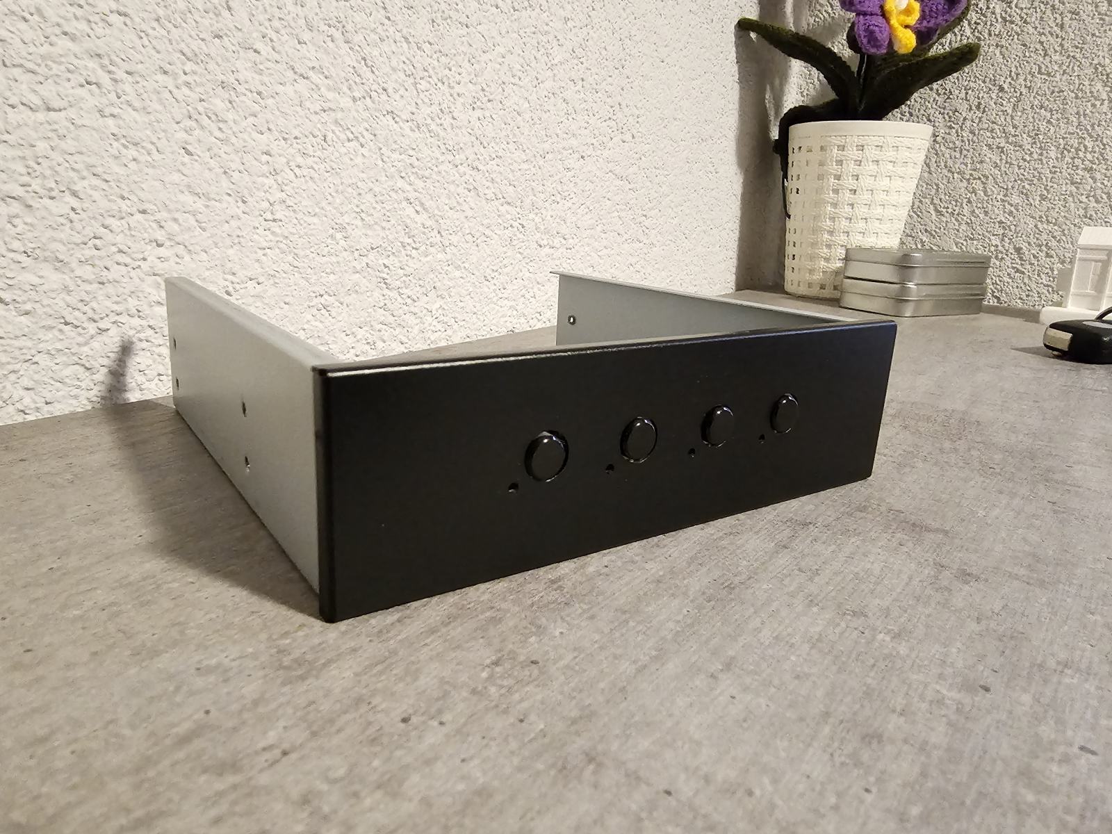 HDD/SSD kontroler - 4 port disk power control switch