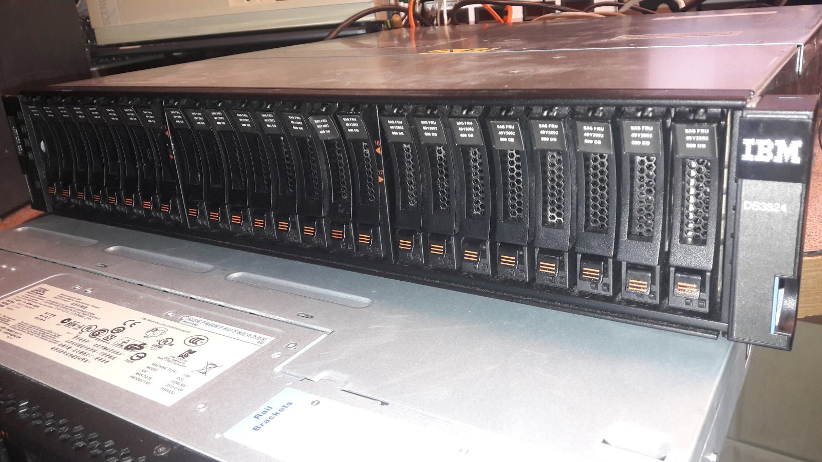 IBM DS3524 24x 600GB 2x FC 8 Gbps / 2x SAS 6 Gbps 1746-A4D 1746-C4A