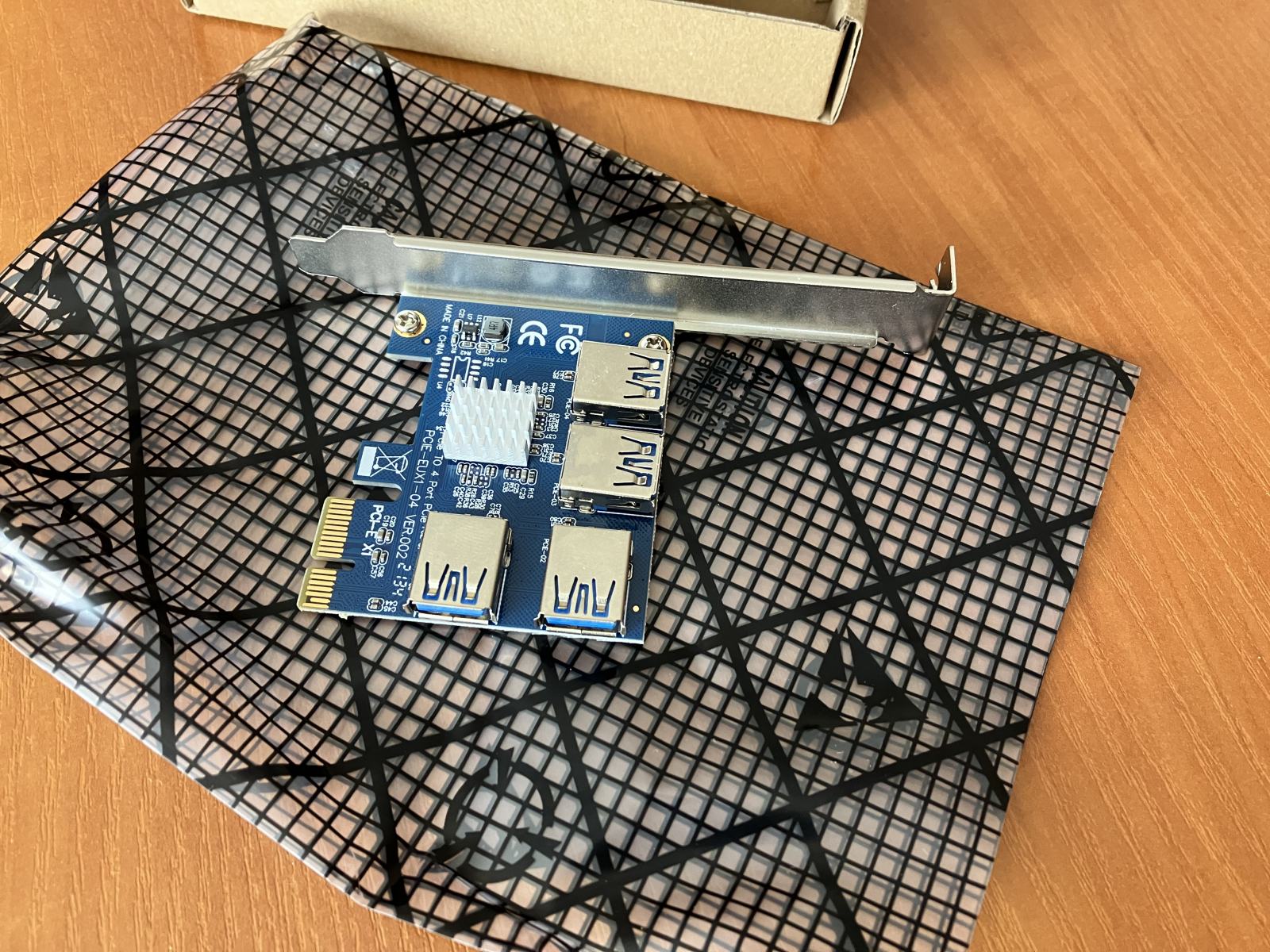 PCIe Splitter 1 to 4 PCI-Express 16X Slots Riser Card