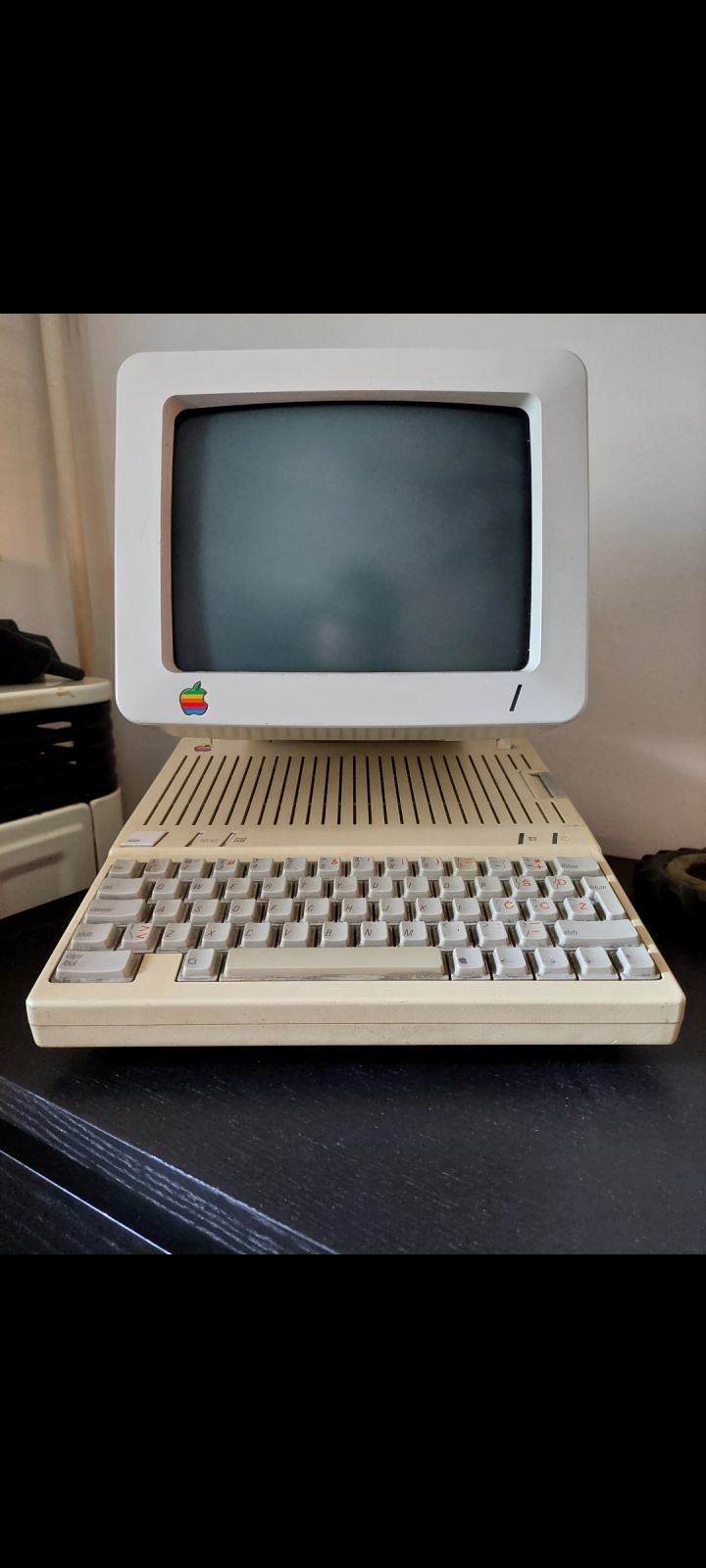 Apple II c 1984
