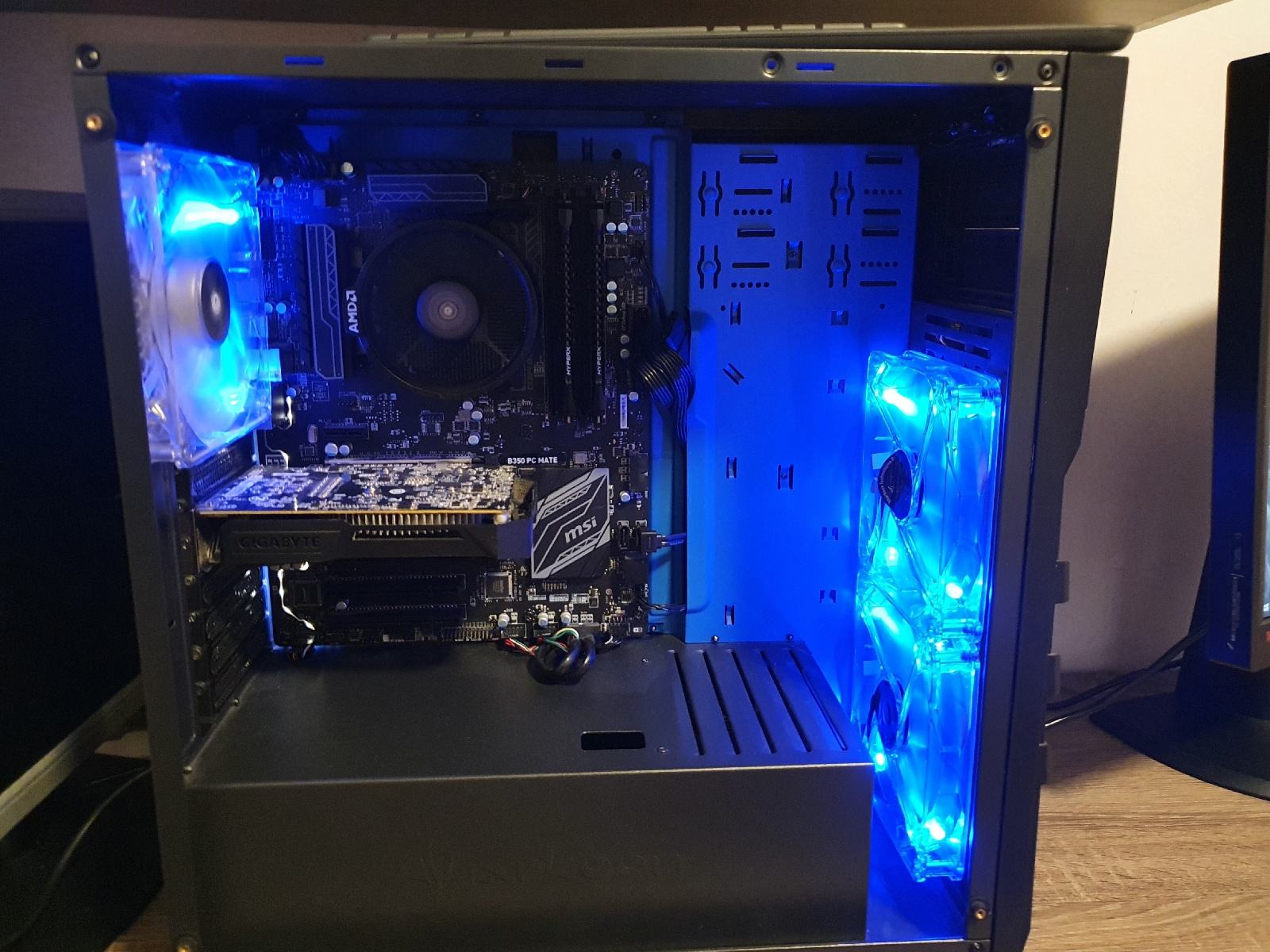 HITNO Budget PC Ryzen 3, RX 560