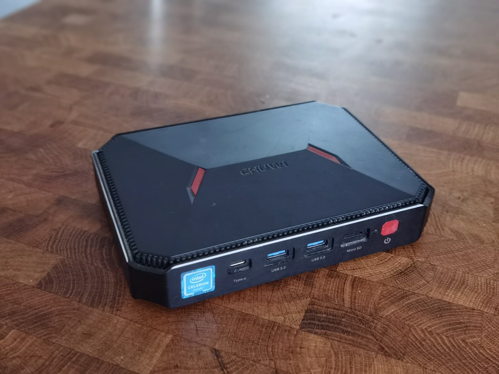 CHUWI GBOX mini pc / mini računalo