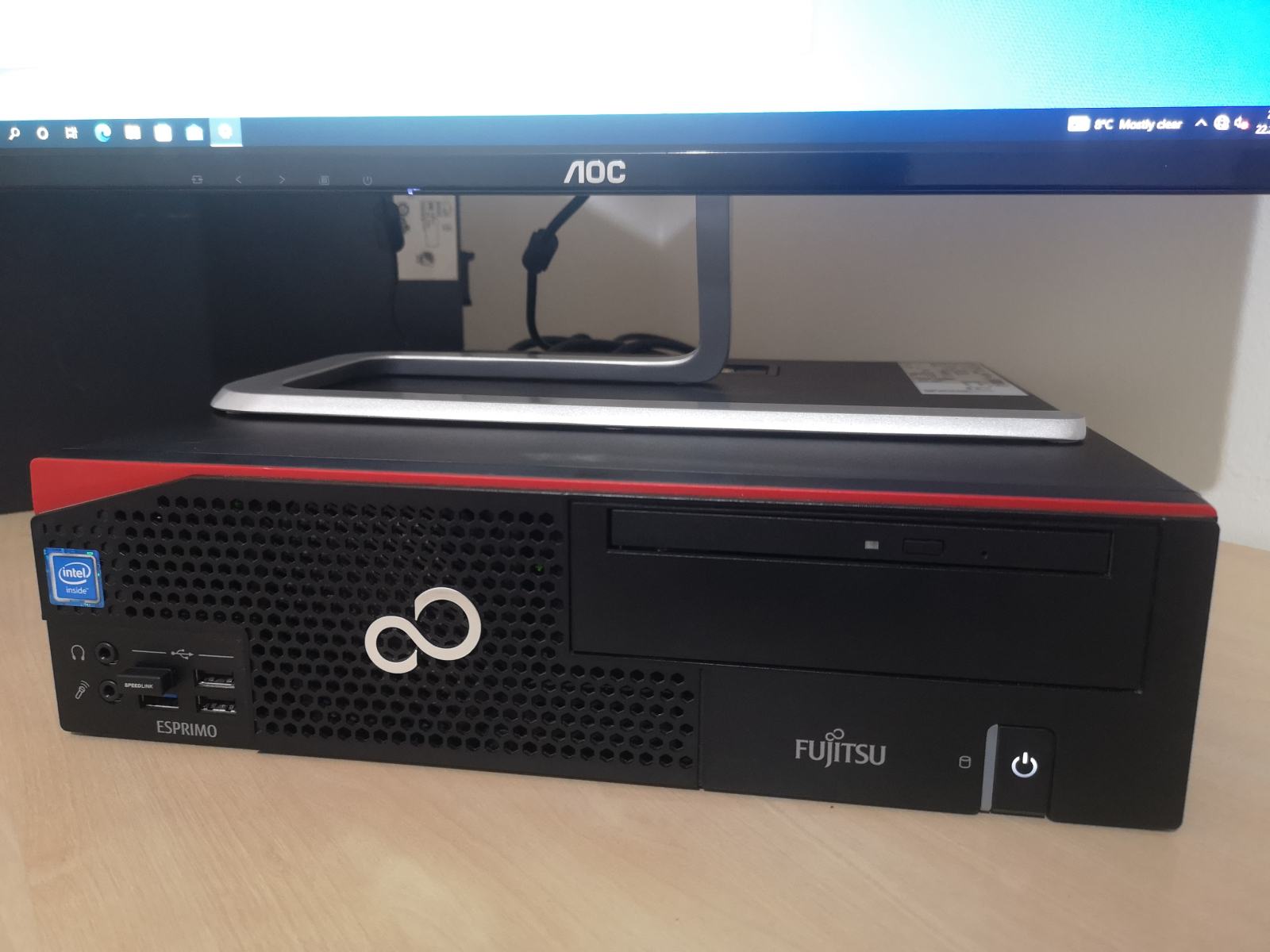 Fujitsu Esprimo D756/E90+ / Intel G3900 / 4Gb DDR4 / 500Gb HDD / Win10