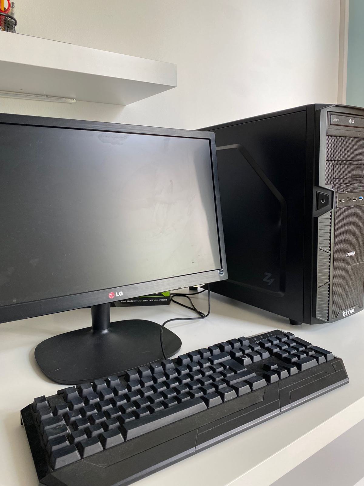 Gaming PC(GTX 1050ti) + LG LED monitor + tipkovnica CM storm
