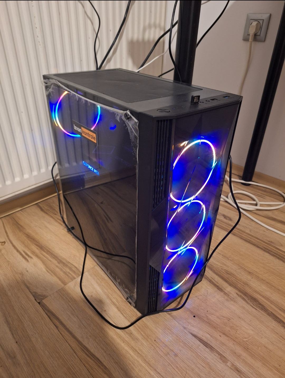 Gaming PC i5 10400F Nvidia GeForce RTX 3060 Ti + monitor i periferija