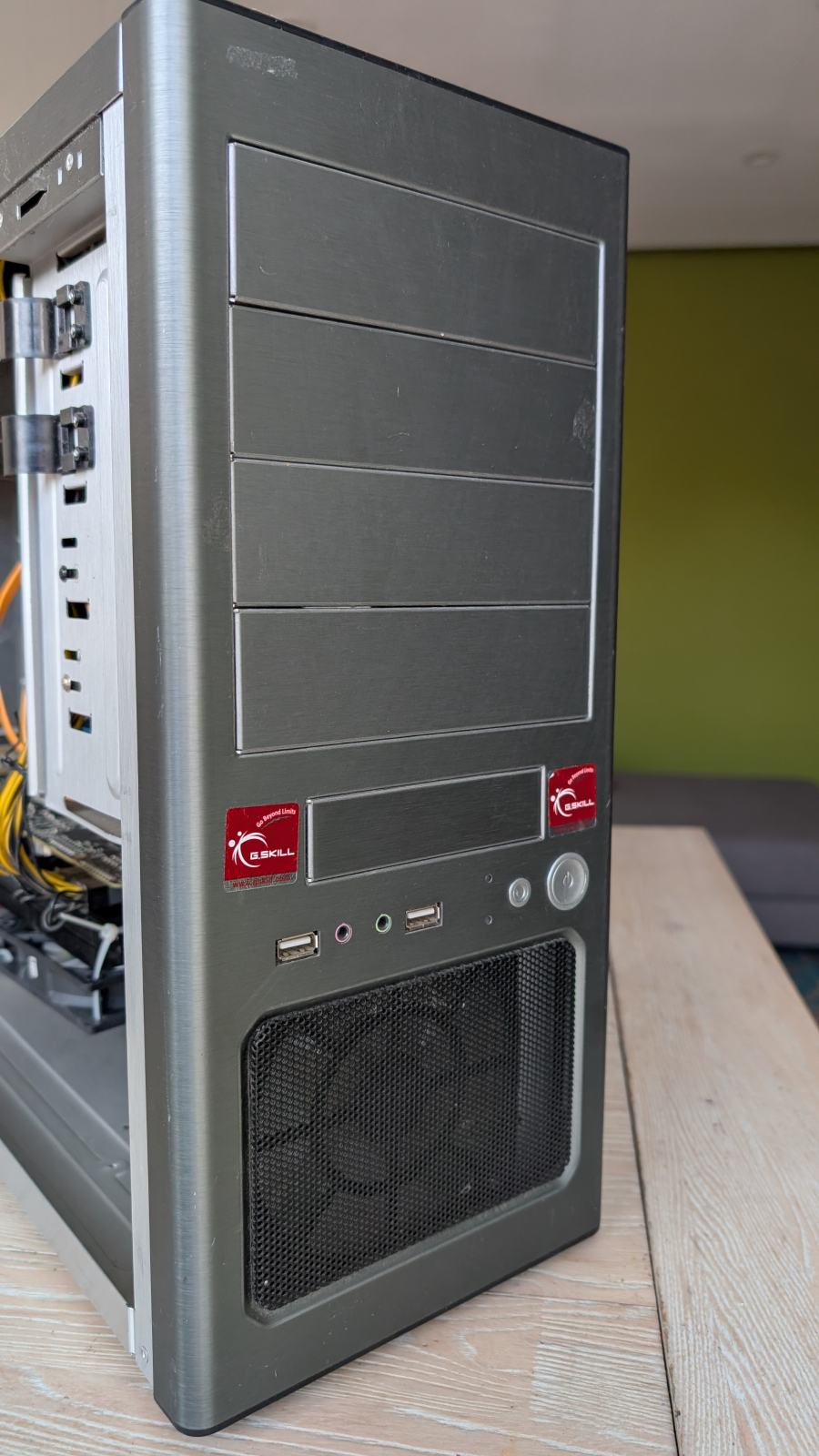 Gaming PC - Intel 3.3Mhz, Vega 56 8Gb, 16GB RAM, 1650W PSU