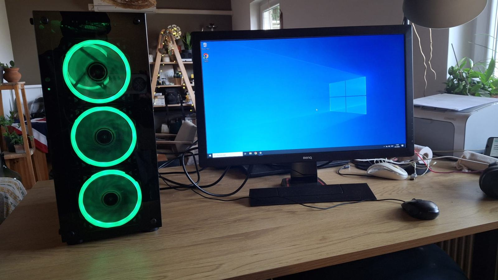 Gaming pc + Monitor - AMD Ryzen 5 3600, GTX 1650 Super